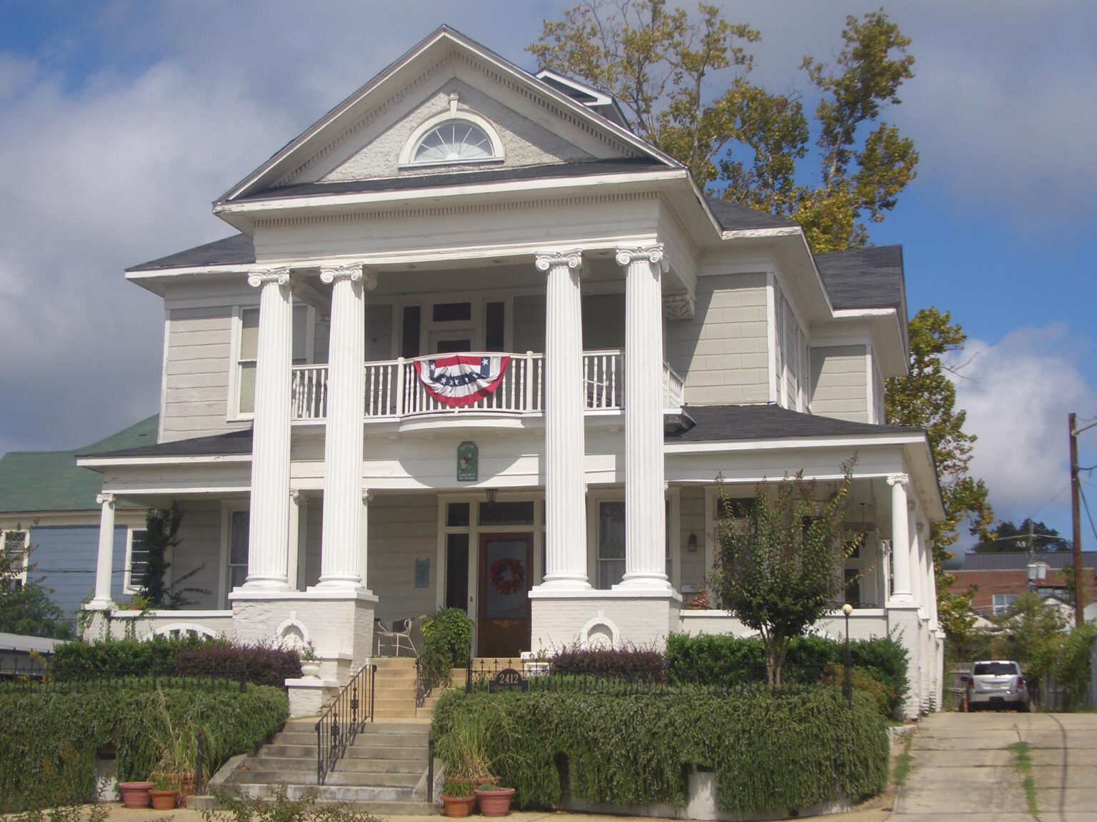 Holiday Inn Express & Suites - Visit Meridian